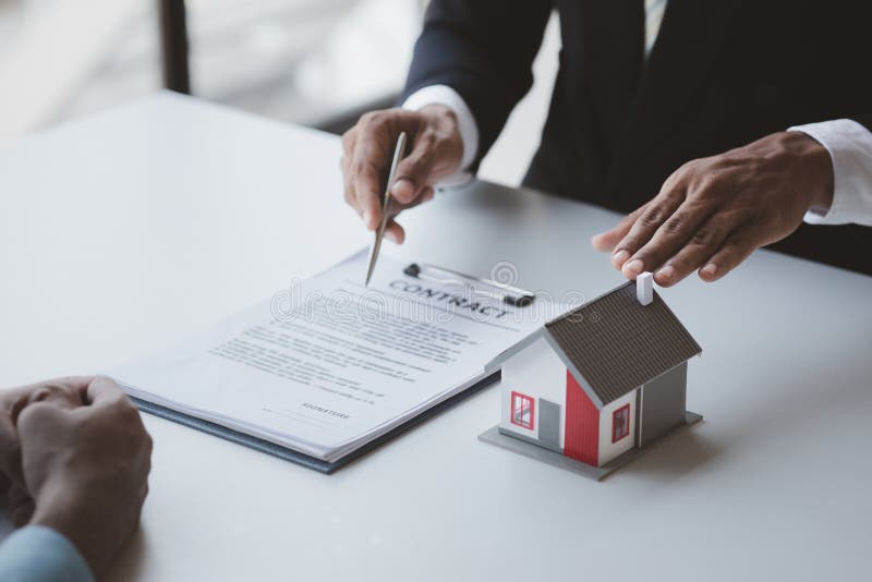 Real Estate Agents Explain Models of Housing Estates in Projects To ...