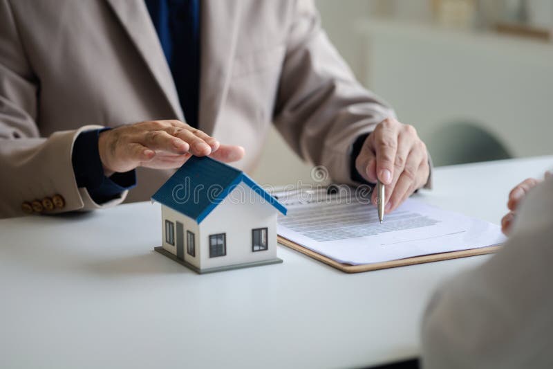 Real Estate Agents Explain Models of Housing Estates in Projects To ...