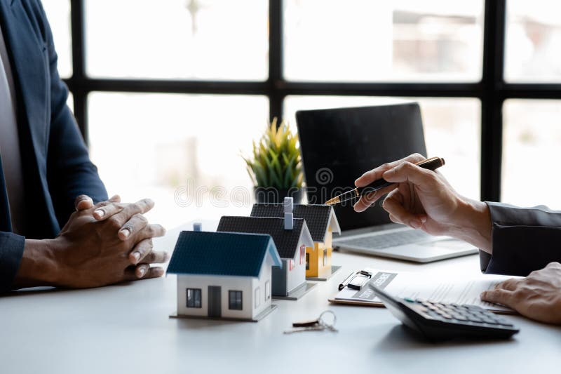 Real Estate Agents Explain Models of Housing Estates in Projects To ...