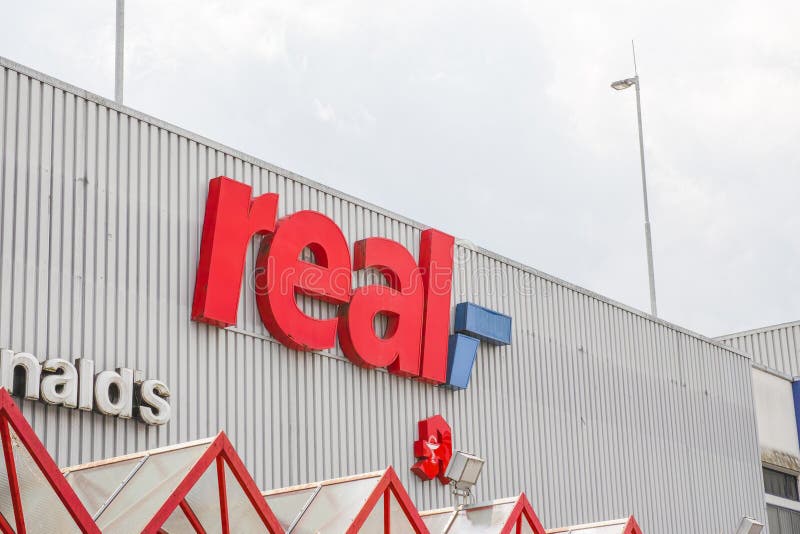 Real supermarket entrance editorial image. Image of economy - 18437295