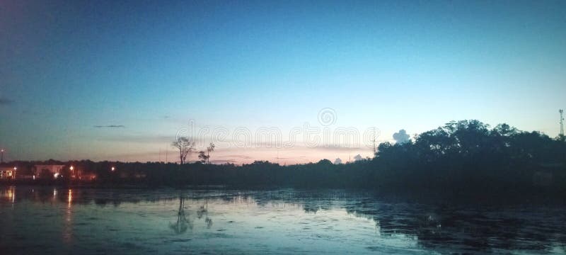 The real sunset stock image. Image of ocean, evening - 222084563