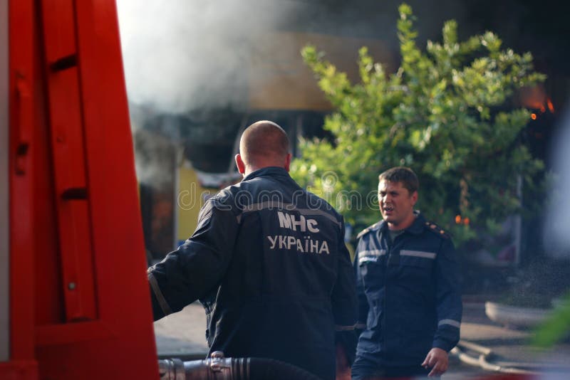 The Real Work of Firefighters and the Police at the Scene. Operational ...