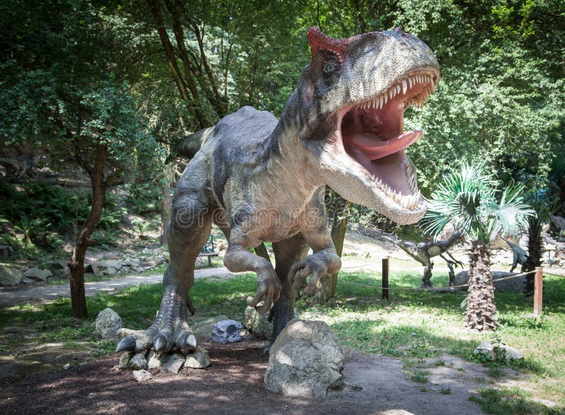 Realistic Model of Dinosaur Allosaurus Editorial Photography - Image of ...