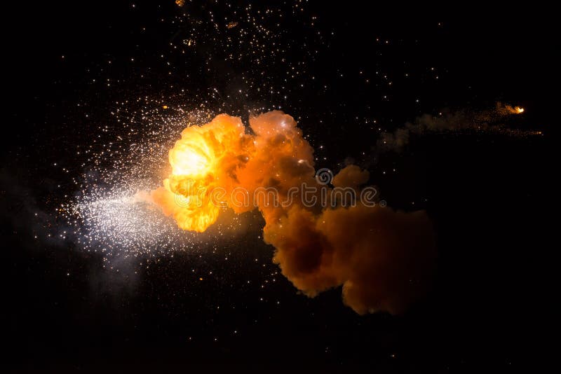 Realistische Brennende Explosion Stockbild - Bild von hitze, auslegung ...