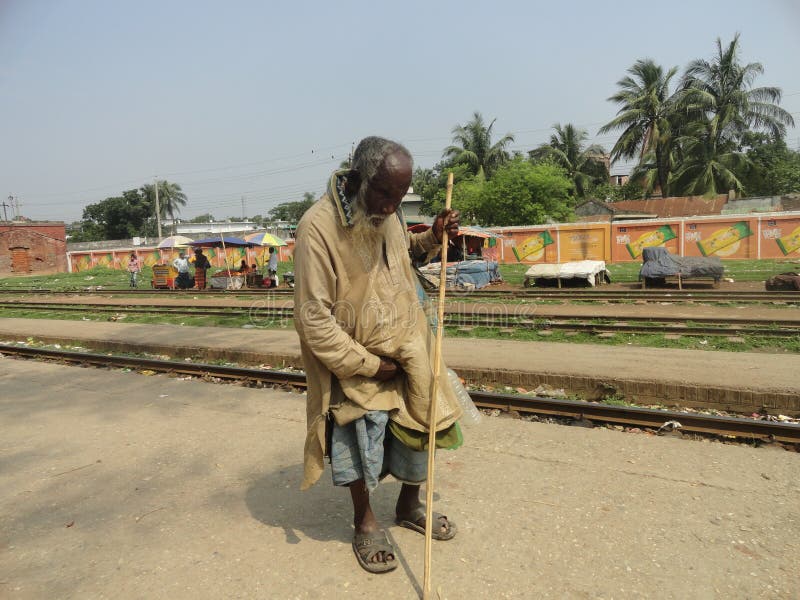 Realweay Station Poor People Life Stile Editorial Image - Image of ...