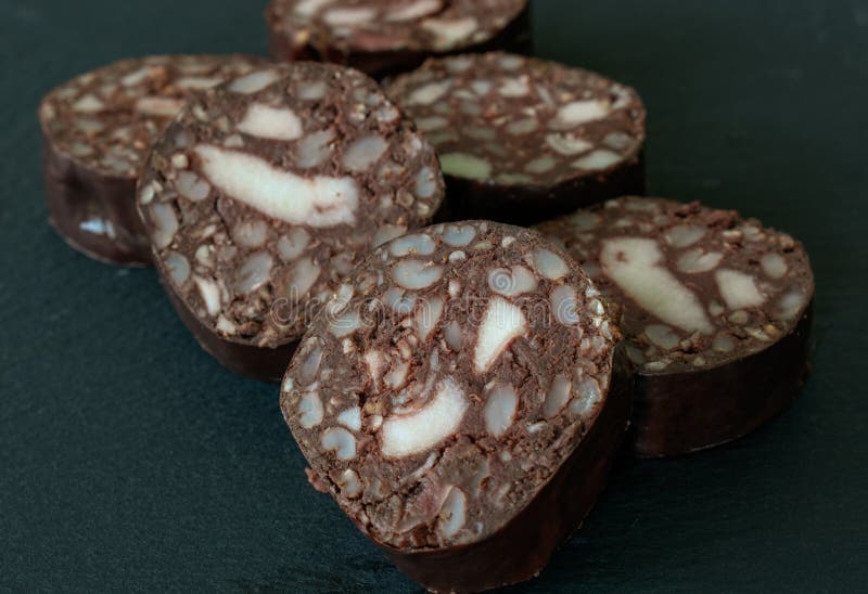 Morcilla cortada foto de archivo. Imagen de cooking, fondo - 37868844