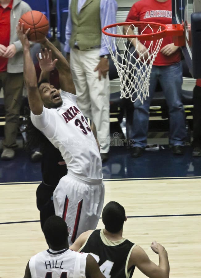 A Rebound by Arizona Wildcat Jesse Perry Editorial Stock Image - Image ...
