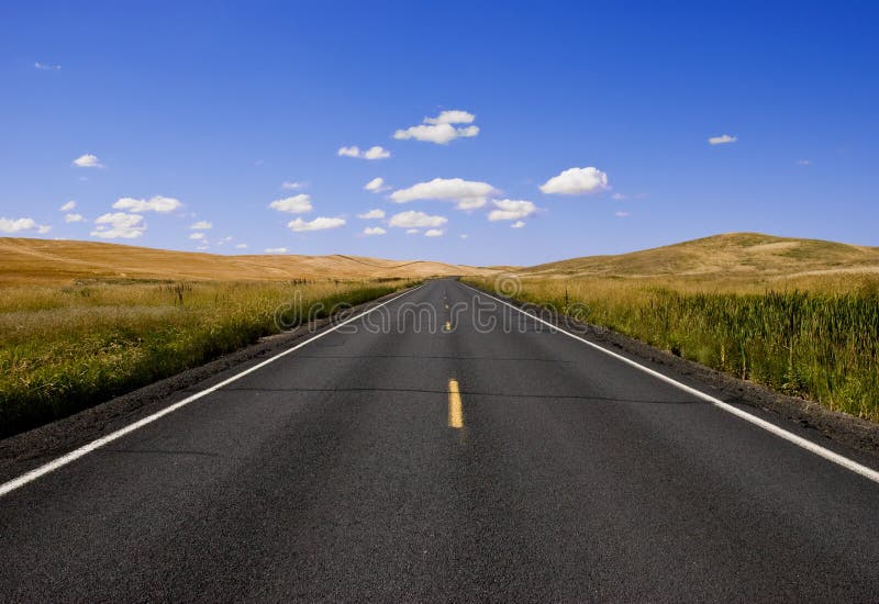 Rechte weg stock afbeelding. Image of leegte, vrijheid - 11479915