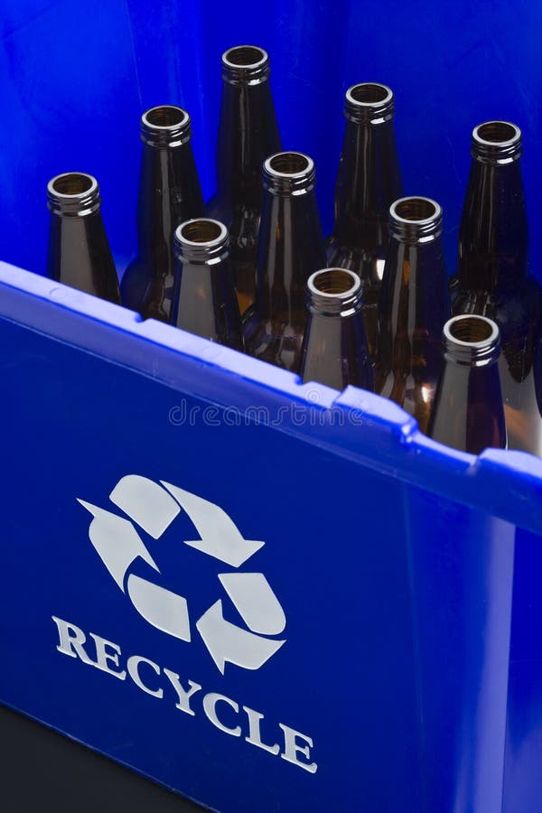 Recicle imagen de archivo. Imagen de vuelta, botellas - 14249907