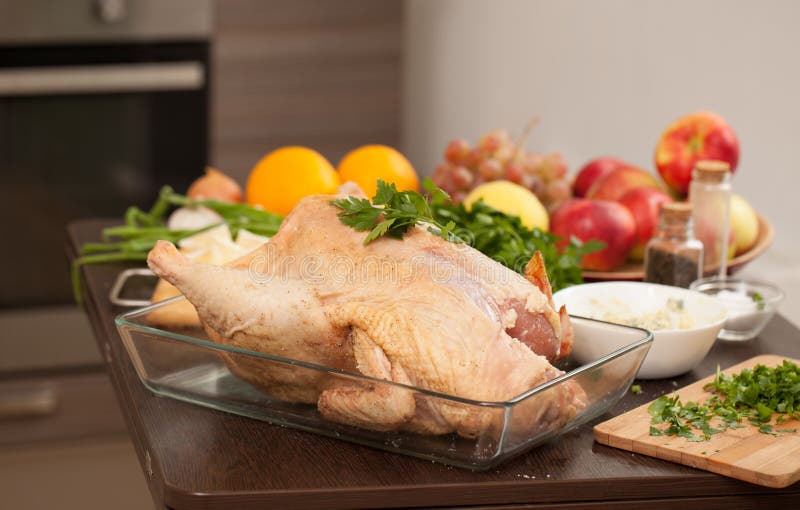 The Raw Carcass of the Turkey in the Baking Dish Stock Image - Image of ...