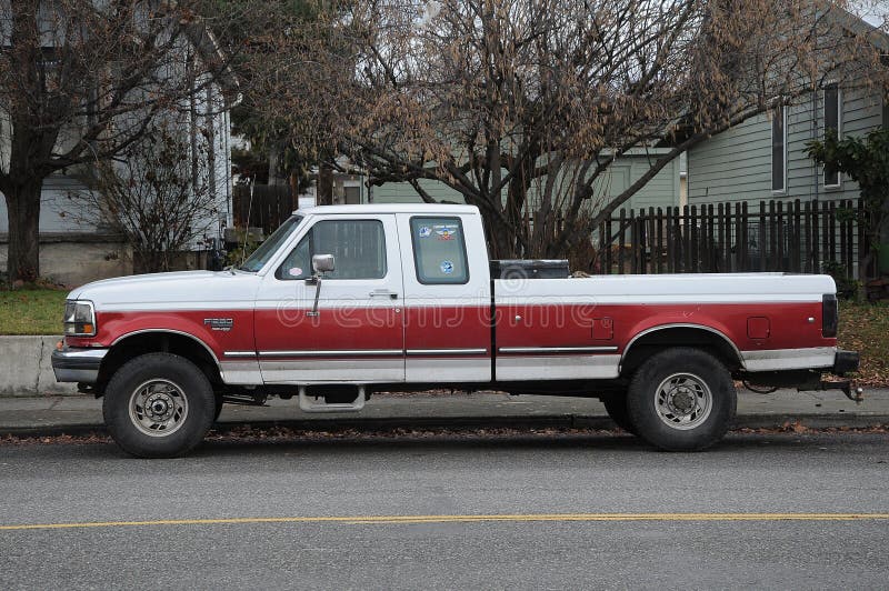 Viejo Ford Pickup clásico fotografía editorial. Imagen de classics ...
