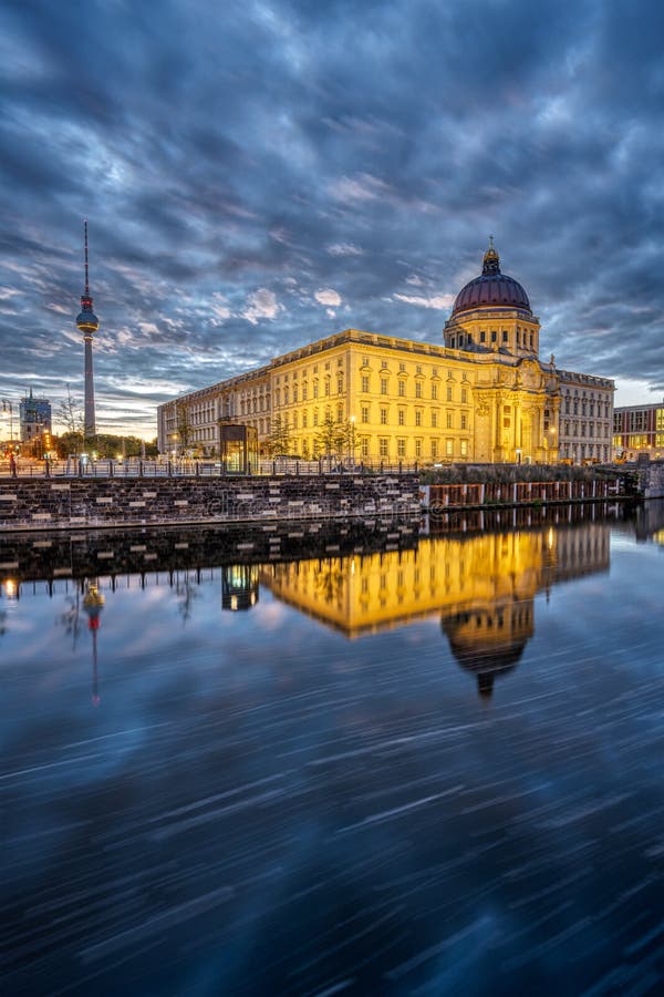 The Reconstructed Berlin City Palace at Dawn Stock Image - Image of ...