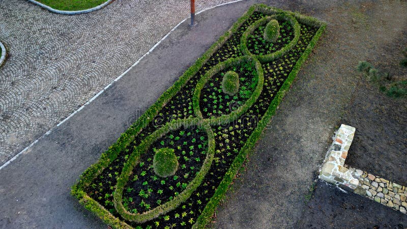 277 Boxwood Maze Stock Photos - Free & Royalty-Free Stock Photos from ...