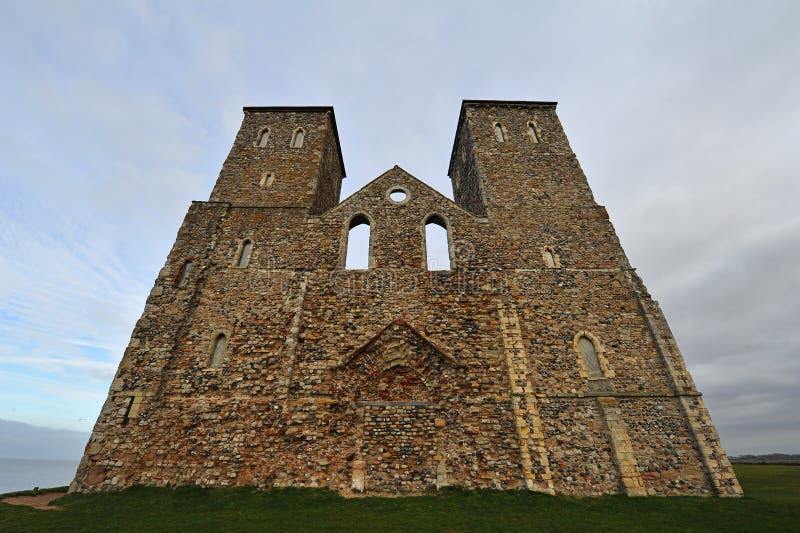 Reculver Towers and Roman Fort Stock Image - Image of herne, 12th: 16598151