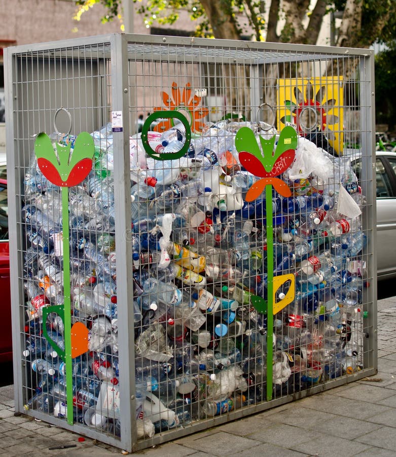 Recycleer bak stock afbeelding. Image of achtergrond - 29554873