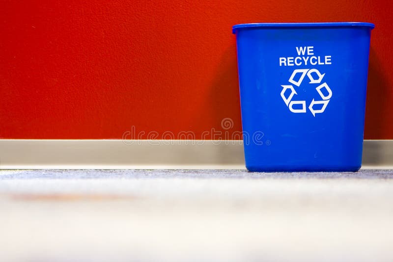 Recycleer bak stock afbeelding. Image of bureau, verontreiniging - 3278741
