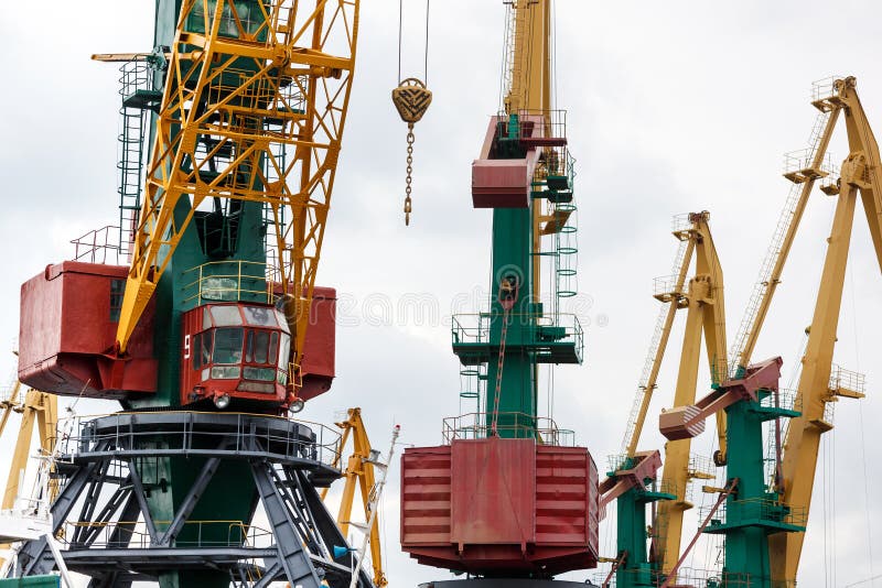 Recycling, Loading Scrap Metal Stock Image - Image of maritime, carrier ...