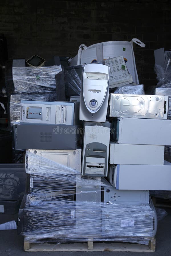 Recyling computer stock photo. Image of garbage, equipment - 19106634