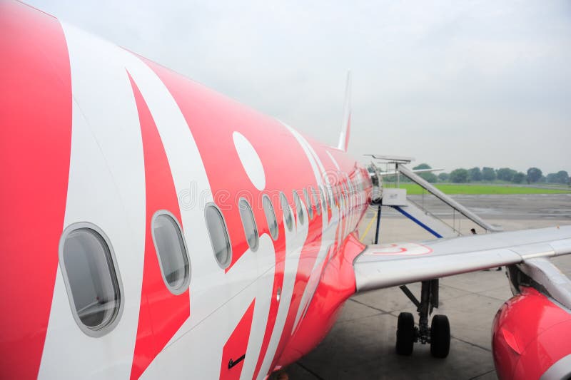 The Red Airplane editorial stock image. Image of engines - 24913654