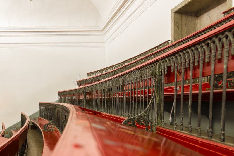 Red Amphitheater Lecture Hall Stock Image - Image of coimbra, lecture ...