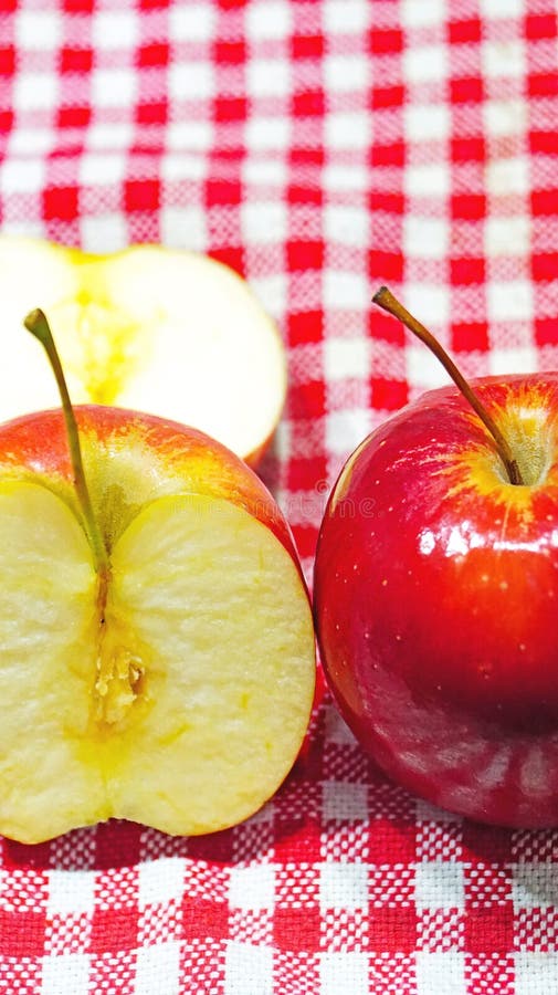 Mantel Cuadros Rojos Y Blancos Stock Photos - Free & Royalty-Free Stock ...