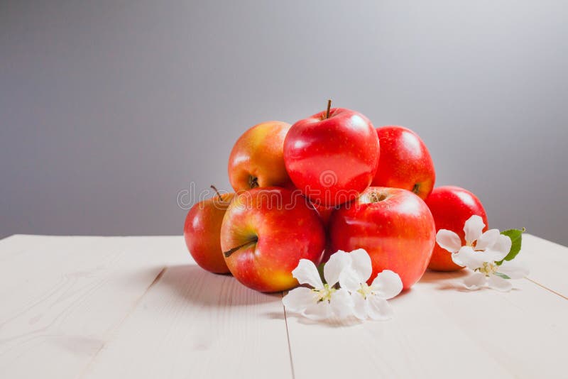 Red Apples on a White Wood Table Stock Image - Image of apple, cinnamon ...