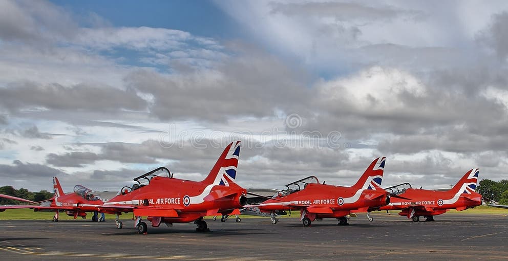 Red Arrows Display Team Ready To Go Editorial Image - Image of flight ...