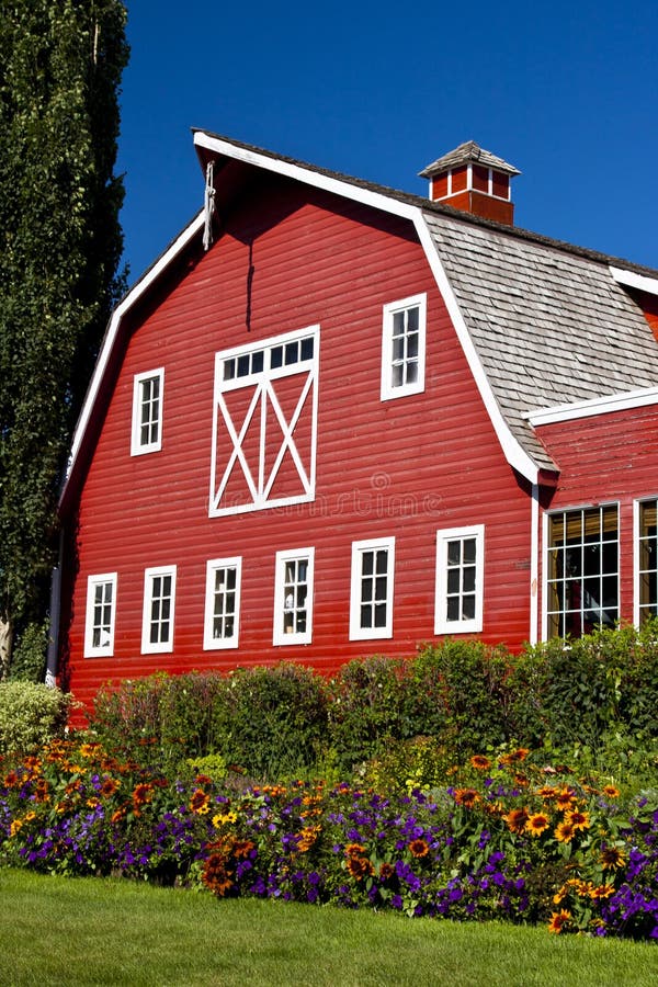 Red barn stock photo. Image of holiday, green, celebration - 12036670