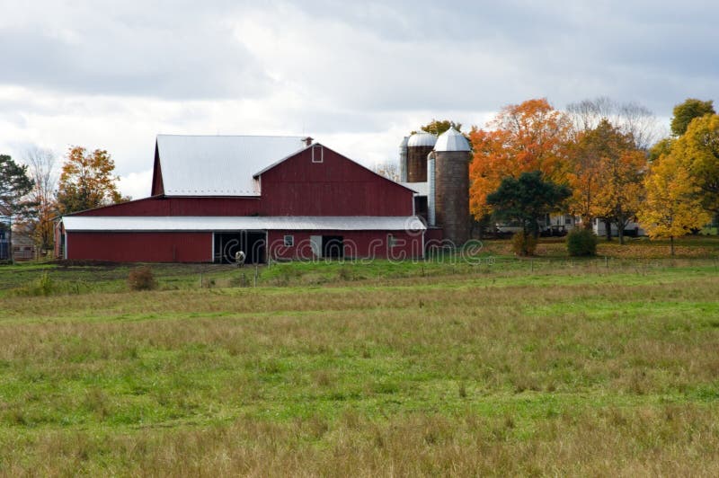 Round red barn stock photo. Image of shelbourne, countryside - 16156904