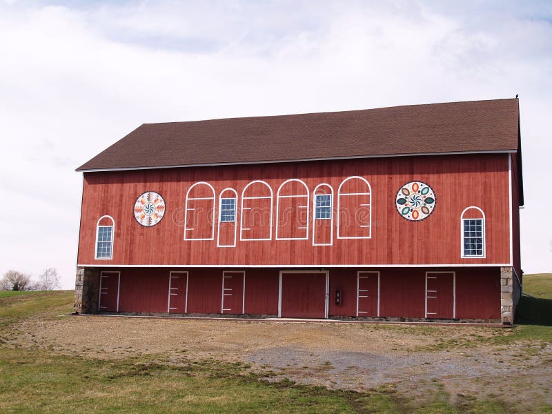 Red Barn with Pennsylvania Dutch Hex Sign Stock Photo - Image of dutch ...