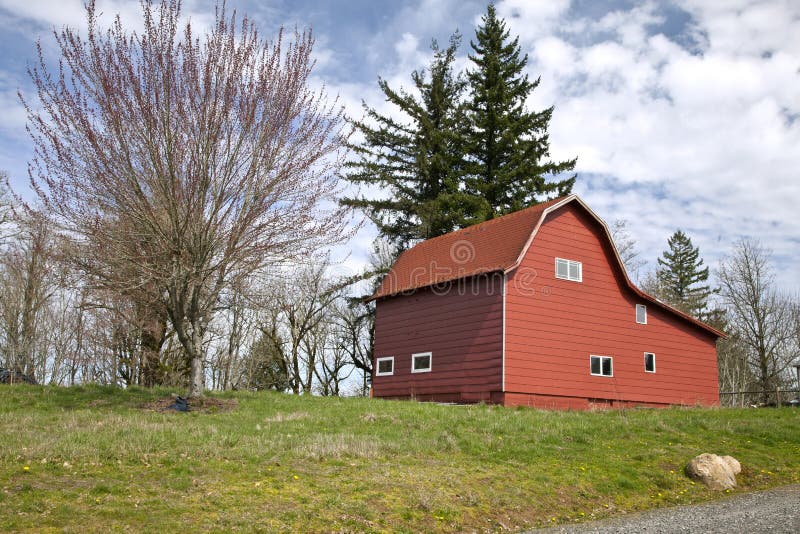 Red Barn Oregon. stock image. Image of countryside, road - 30030899