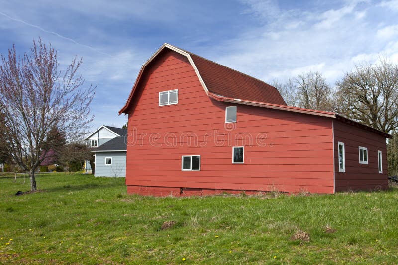 Red Barn Oregon. stock image. Image of road, pine, storage - 30030907