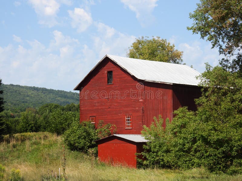 Vintage Red Wood Barn in Upstate NY FingerLakes Countryside Stock Photo ...