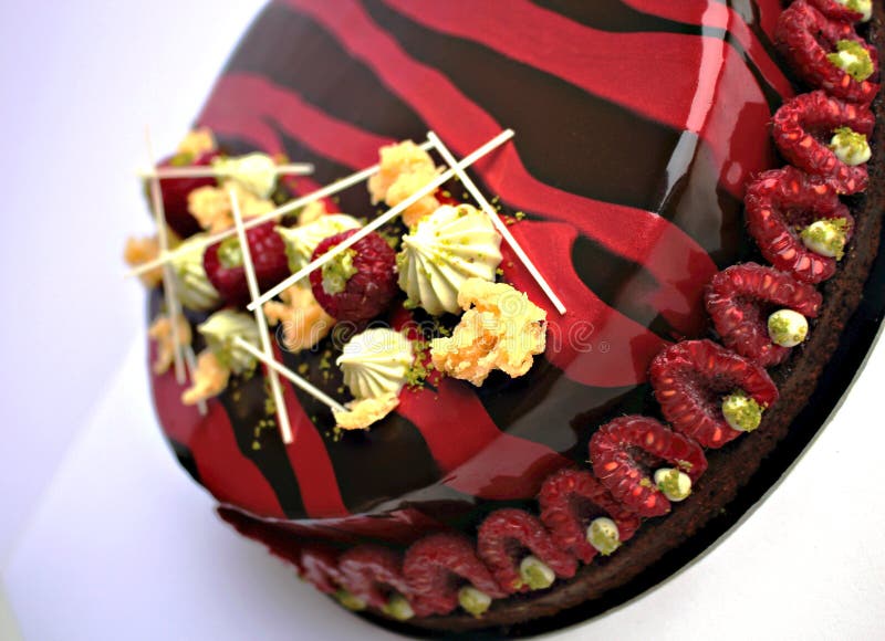 Red and Black Raspberry Cake with Pistachio Ganache and Fresh Berries ...
