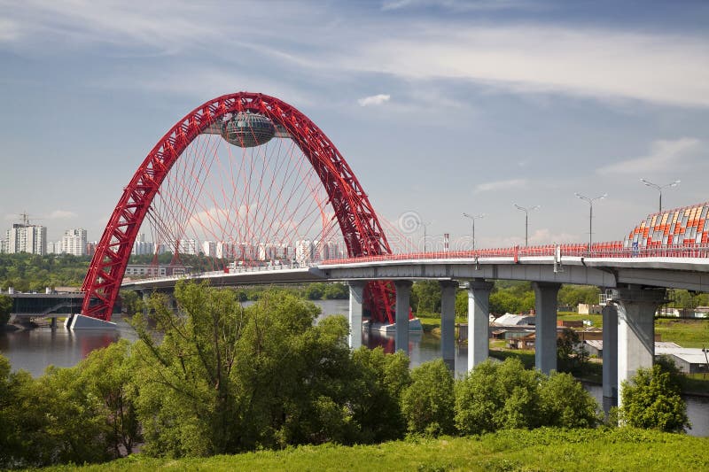 Red Bridge Over the Moskva River, Moscow Editorial Photo - Image of ...