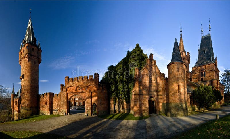 Red Castle stock image. Image of czech, travel, palace - 16874487