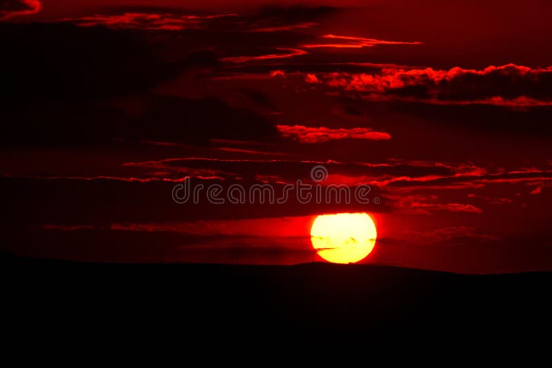 Red Cloudy Sunset stock image. Image of clouds, zoomed - 95188597