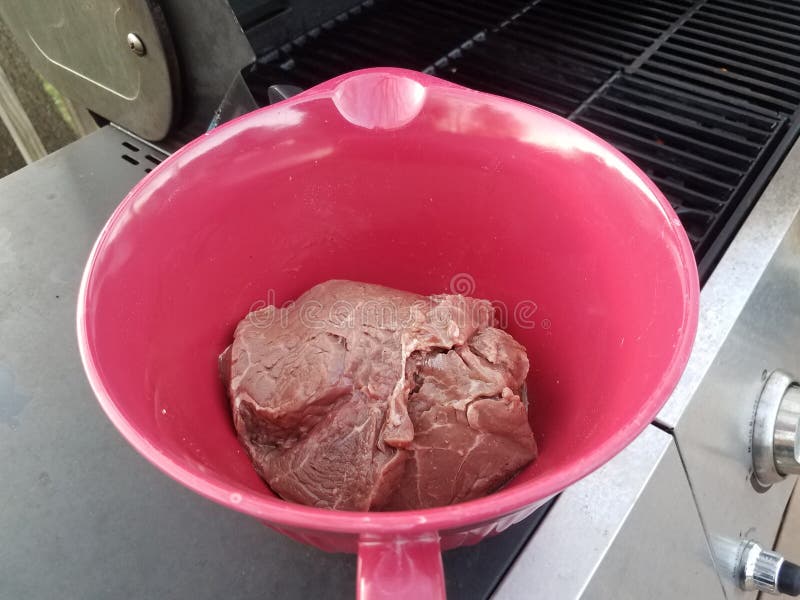 Red Container with Raw Beef on Barbecue Grill Stock Image - Image of ...