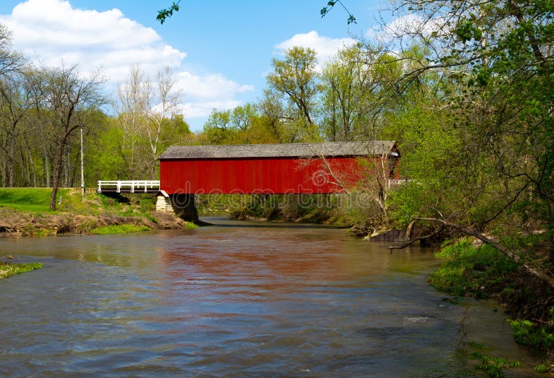 Red Covered Bridge stock image. Image of landmark, green - 146775361