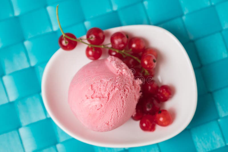 Red Currant Ice Cream with Fresh Currants Stock Image - Image of ...