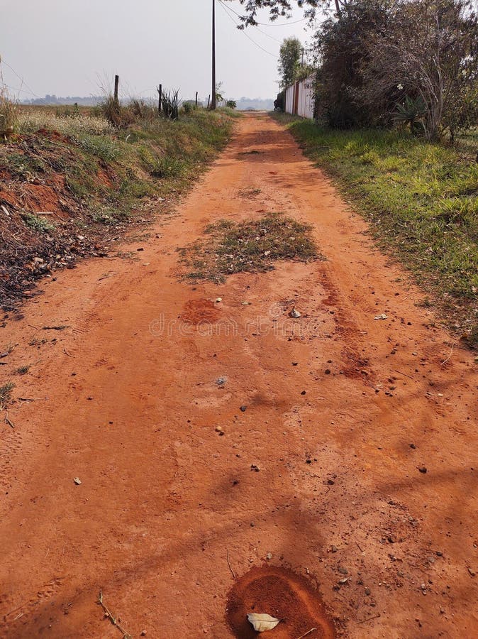Red Dirt Road in a Rural Area Stock Image - Image of dirt, estrada ...
