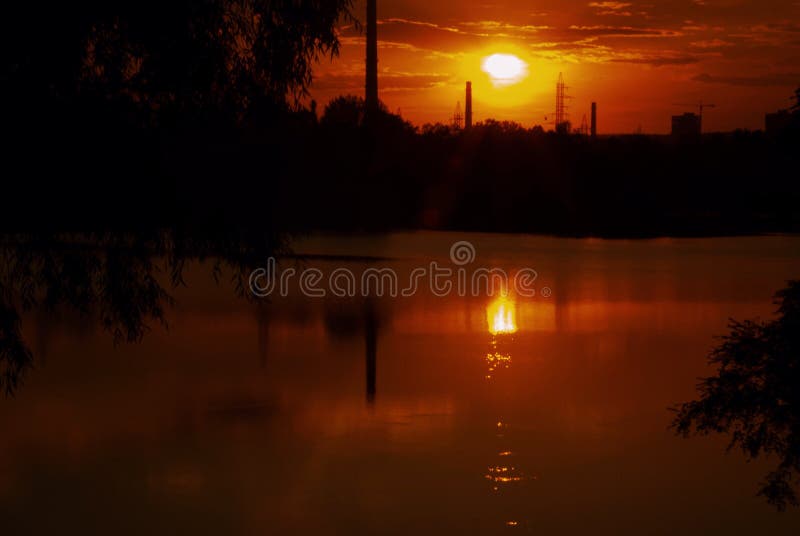 Sky on Fire Sunset with Brilliant Reds and Oranges - Background or ...