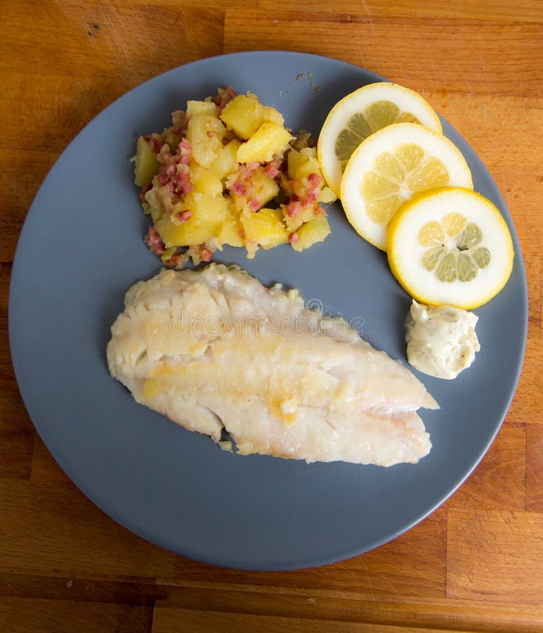 Red-Fish, Fried Potatoes, Lemon Stock Image - Image of omega3acids ...