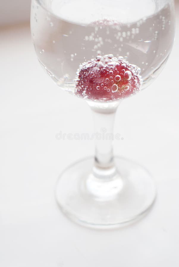 Red Grapes with Bubbles in a Glass of Soda Stock Image - Image of fresh ...