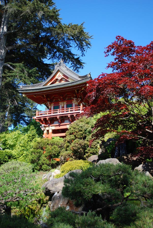 Red House in Japanese Garden Stock Photo - Image of calm, wood: 5588782