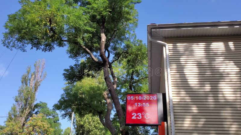 Red Led Illuminated Signboard Display Temperature Outside Stock Footage ...