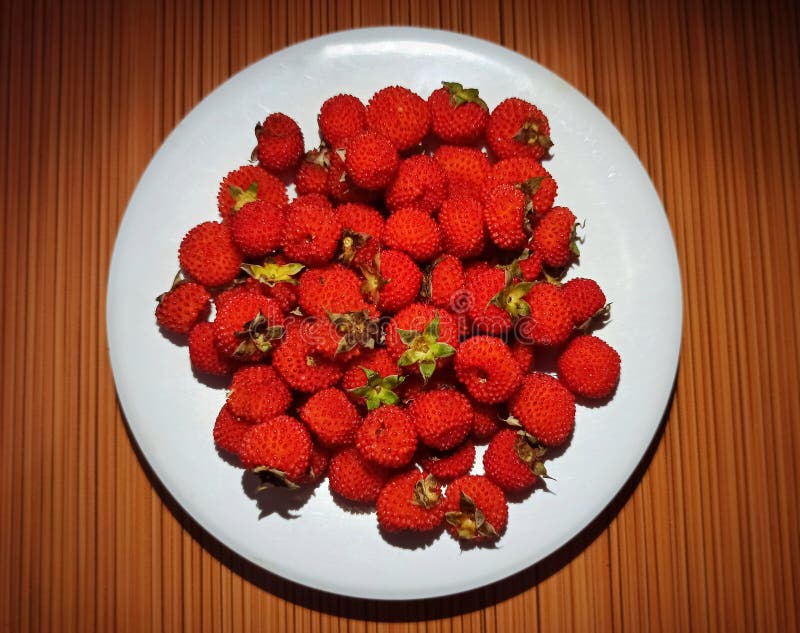 Red Little Raspberries stock image. Image of cherry - 195578375