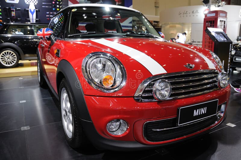 366 Mini Cooper Sign Logo Stock Photos - Free & Royalty-Free Stock ...