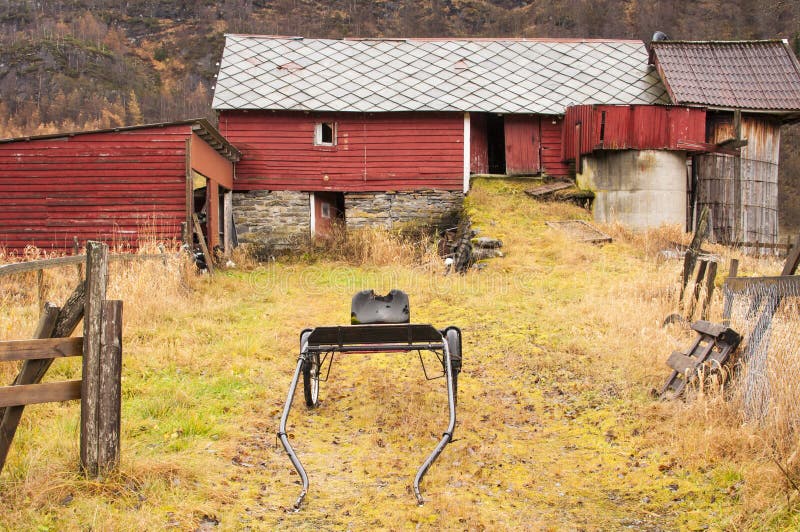Red old barn with sulky stock image. Image of countryside - 35771157
