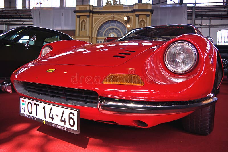Red oldtimer Ferrari editorial stock image. Image of speed - 13910534